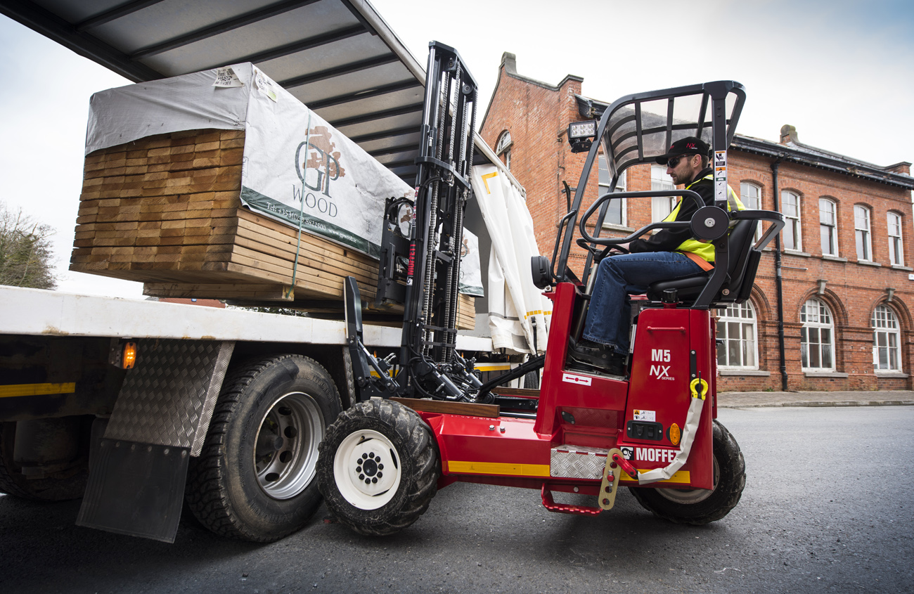 MOFFETT | Truck Mounted Forklifts | Hiab