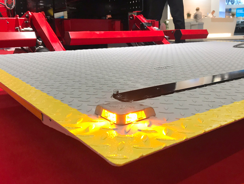 ZEPRO Z 1500/2000/2500 | Tail Lifts | Hiab