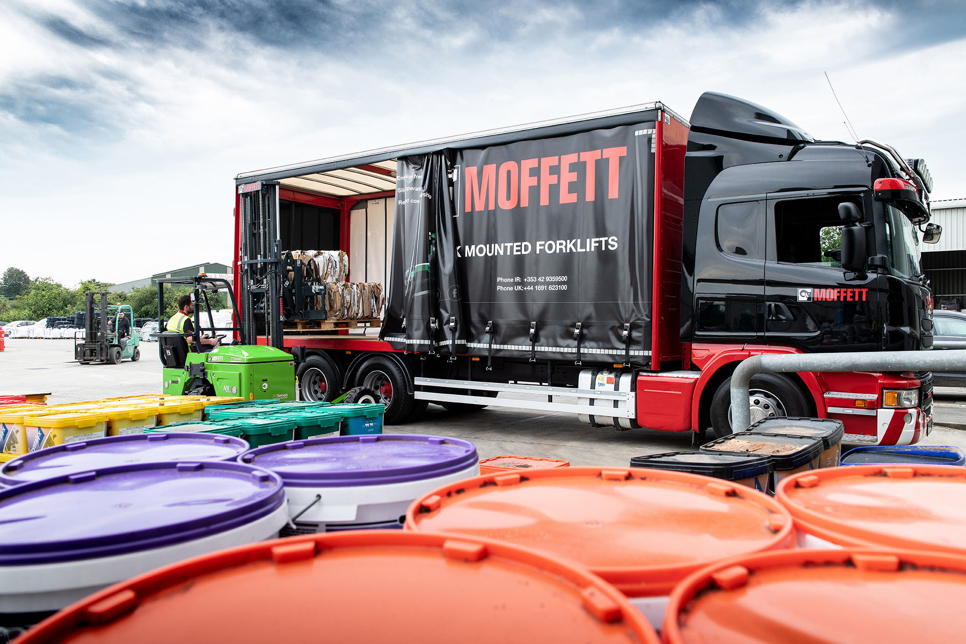 MOFFETT E4 NX | Truck Mounted Forklifts | Hiab