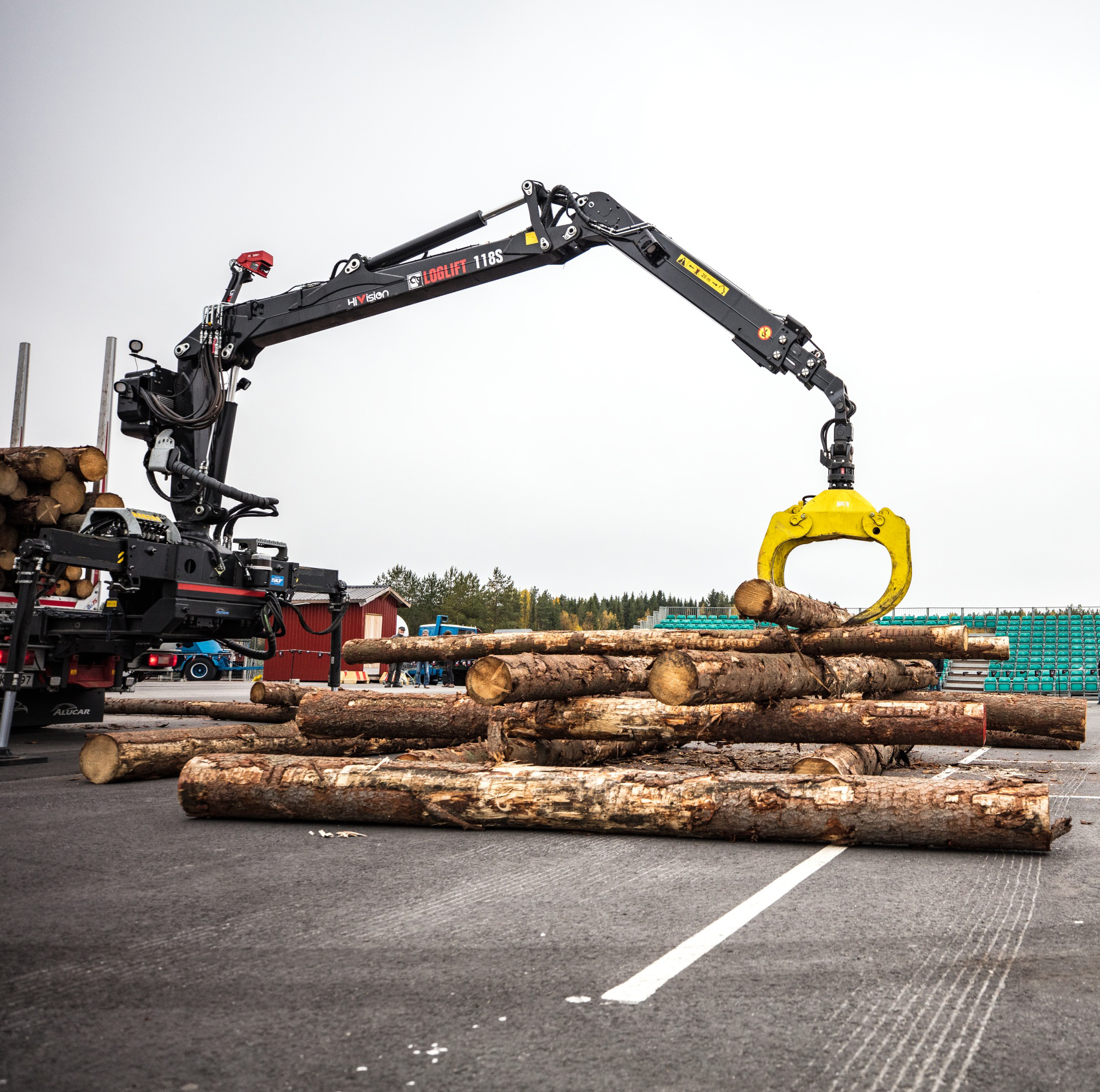 LOGLIFT 118S | Forestry Cranes | Hiab