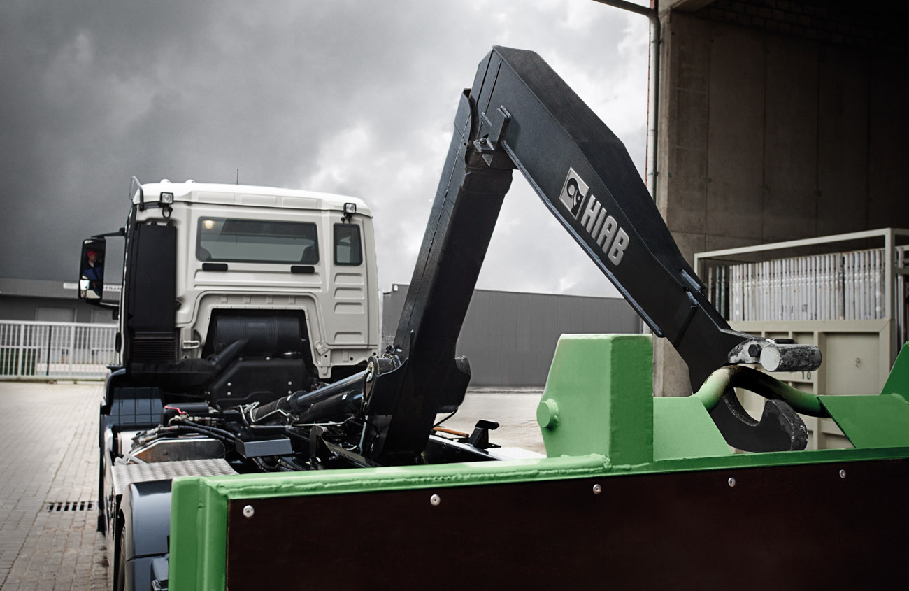 MULTILIFT XR8S | Hooklifts and Skiploaders for Sale | Hiab