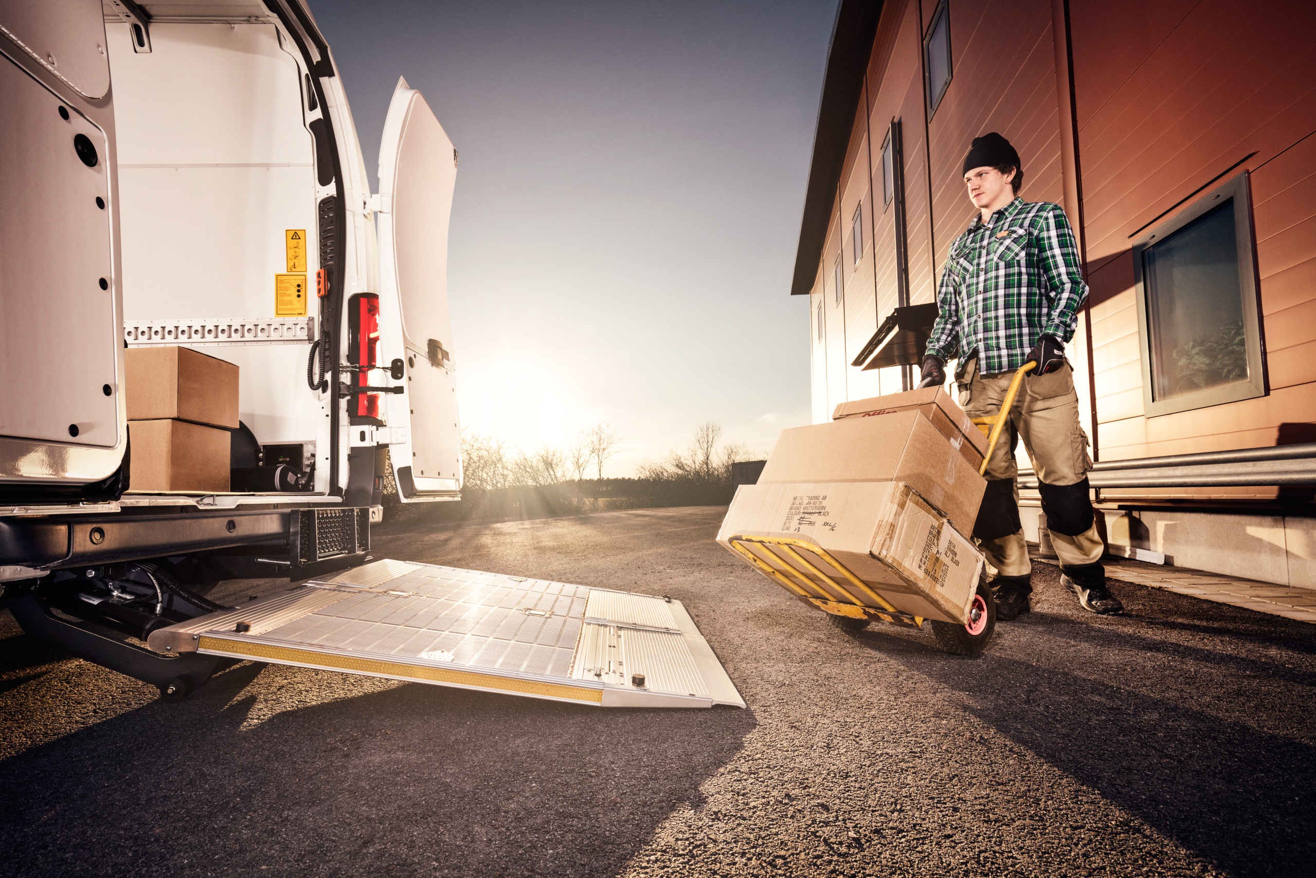 ZEPRO ZHZ 500 | Tail Lifts | Hiab