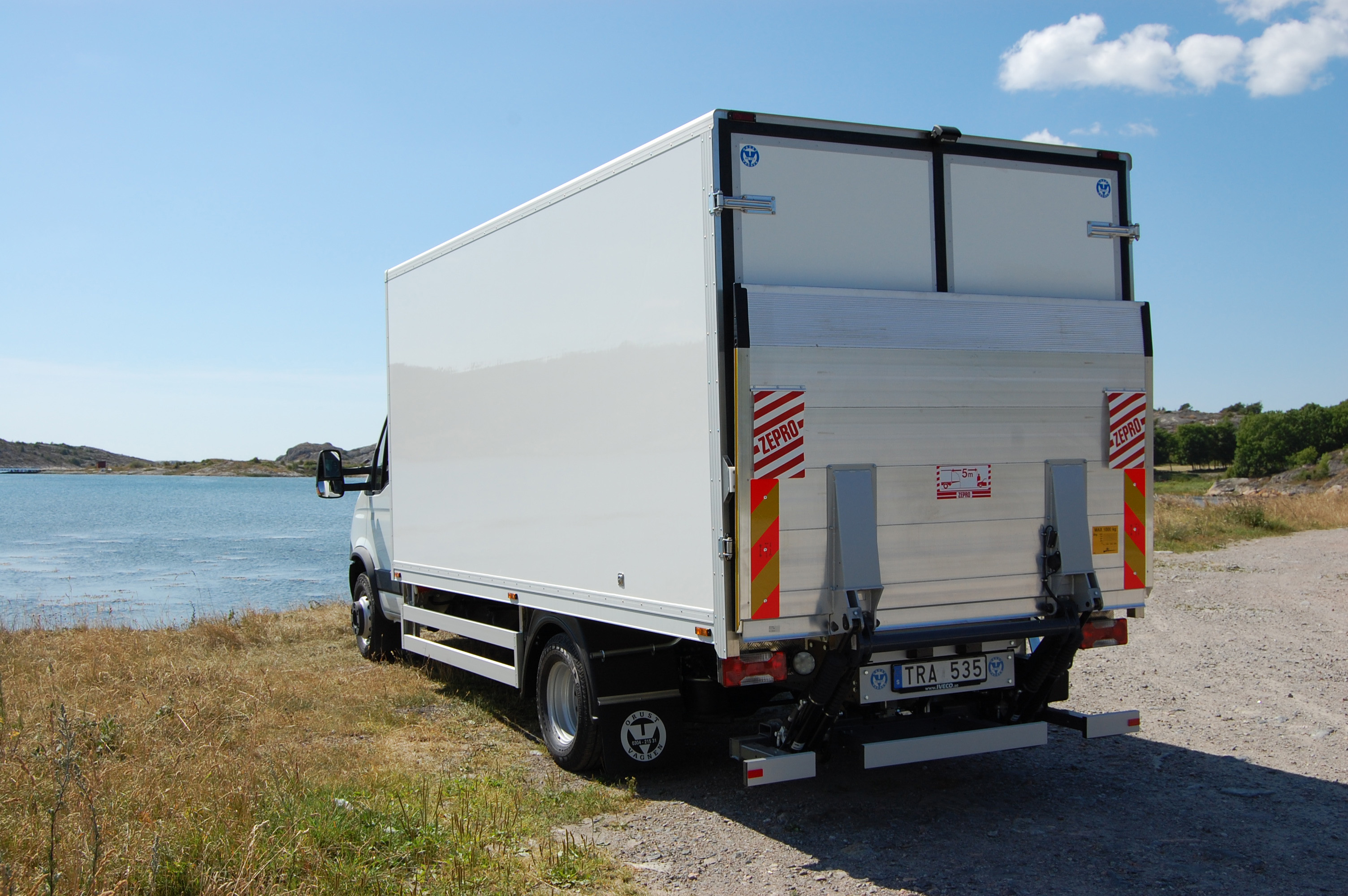 ZEPRO | Tail Lifts | Hiab