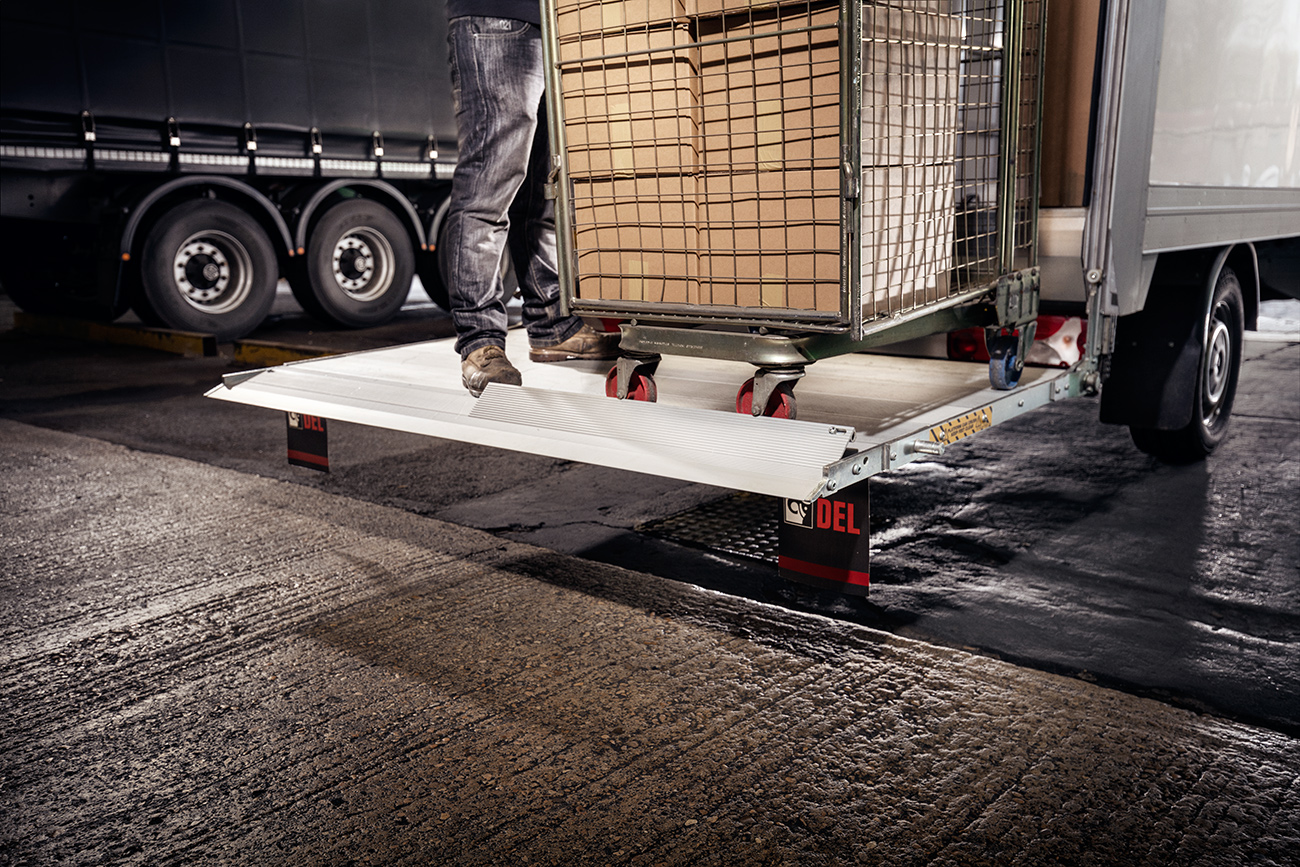 DEL FC500/750 | Tail Lifts | Hiab
