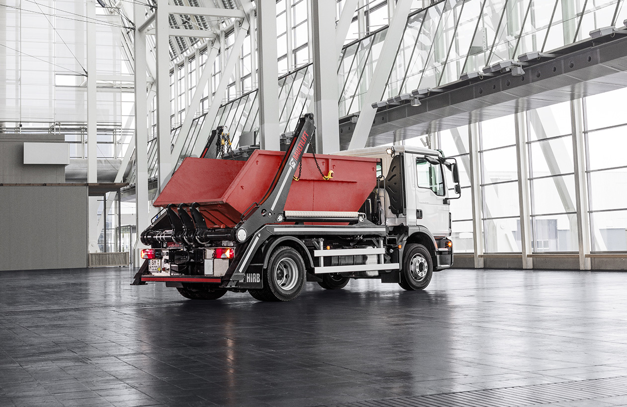 MULTILIFT | Hooklifts & Skiploaders | Hiab